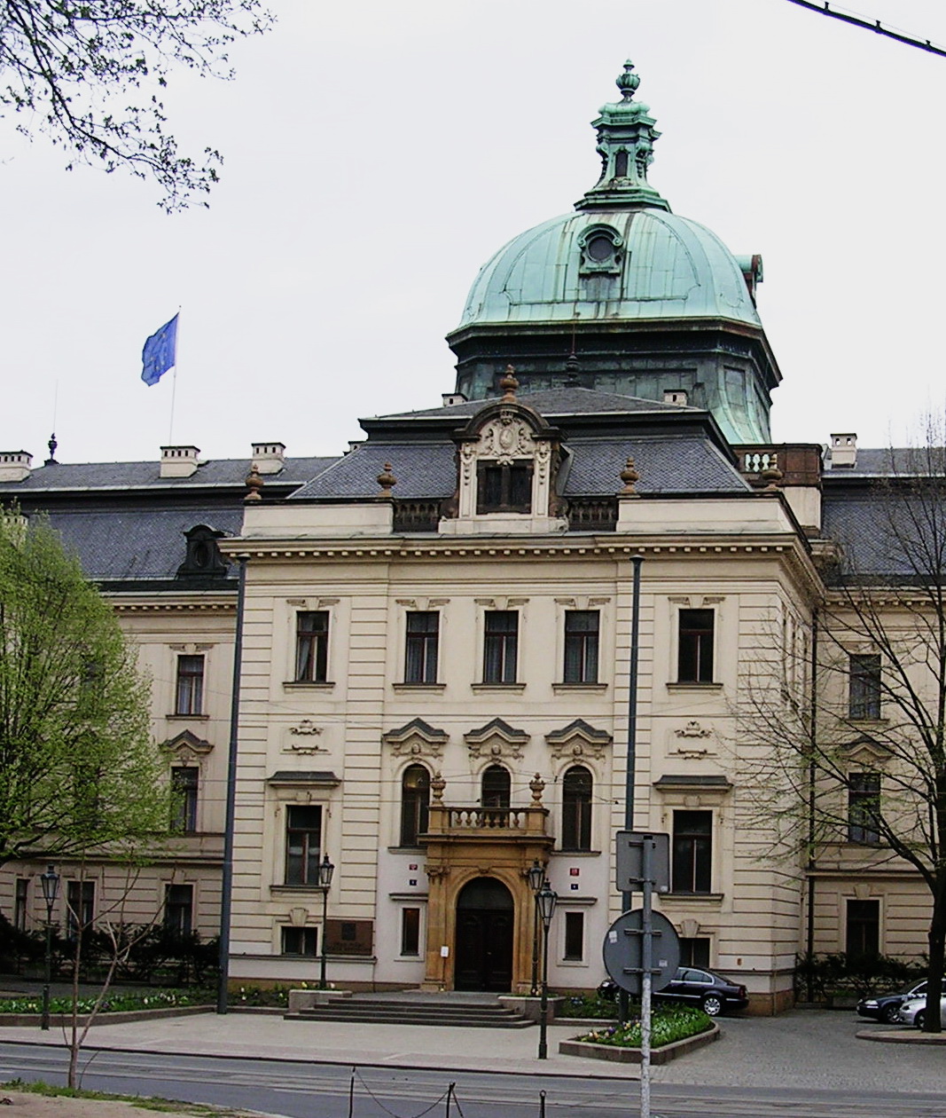 Renovation of the building of the Office of the Government of the Czech ...